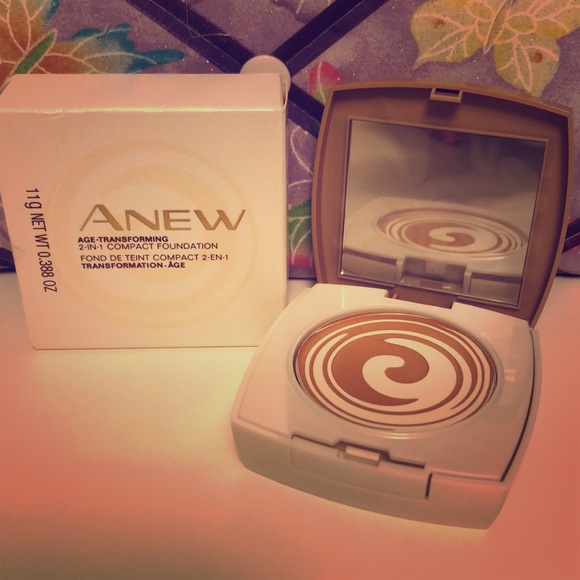Avon | Makeup | Avon Anew 2 In Compact Foundation Pure Beige Nib | Poshmark